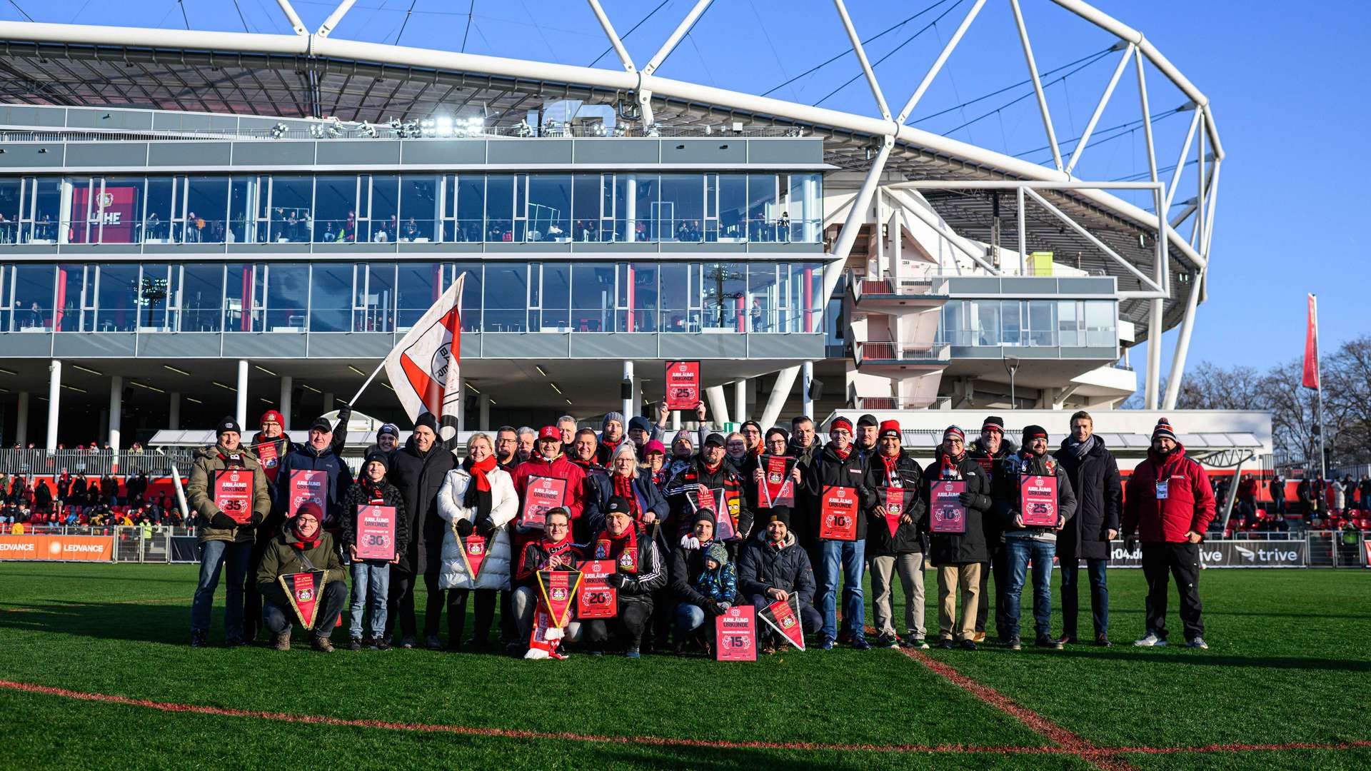 Fan club awards and Christmas carols: The ‘Festival of Friends’ in 2022 ...