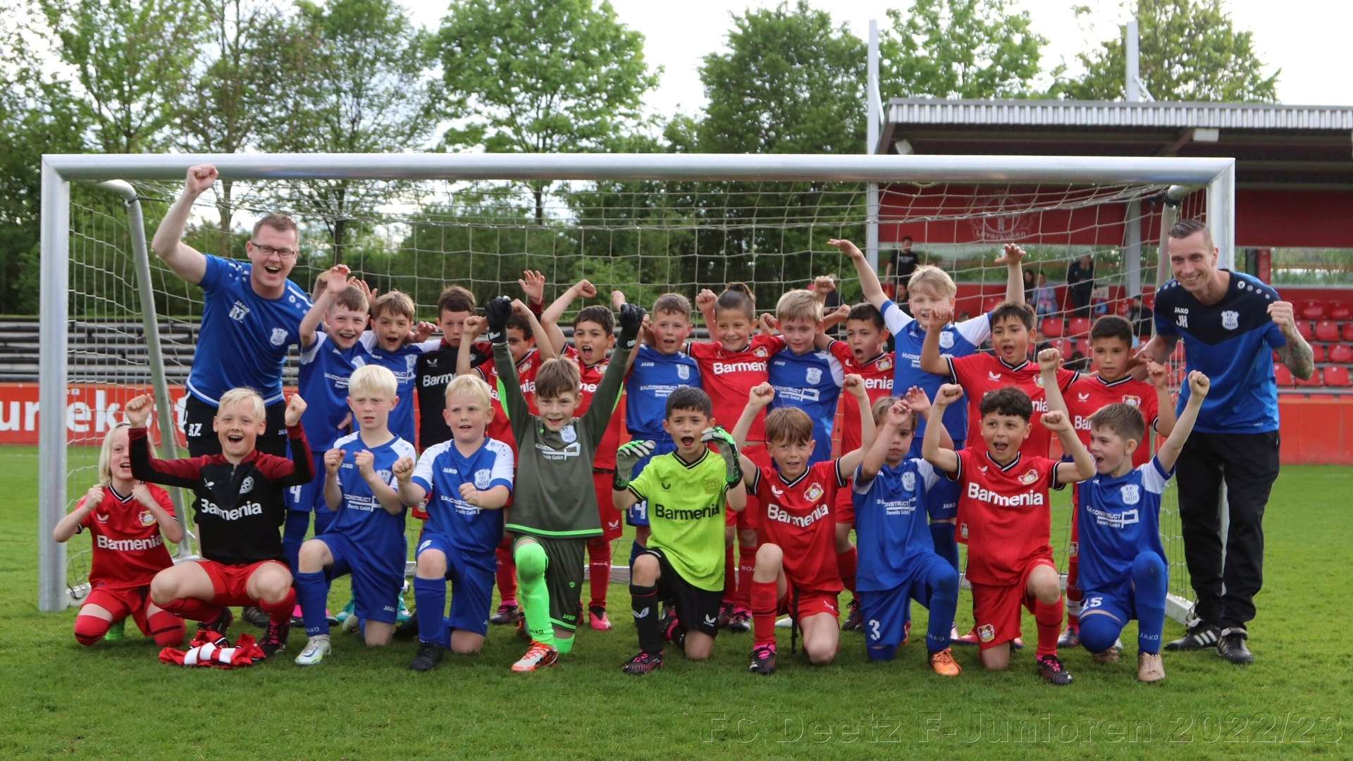 Zwölfter Besuch in Leverkusen: Partnerverein FC Deetz zu Gast bei Bayer ...